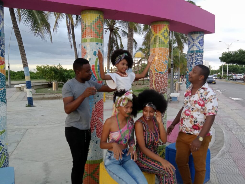 EL CARNAVAL PEDAGOGICO DE LA COMUNA 10……TAMBIEN ES AFRO – Guajira Gráfica