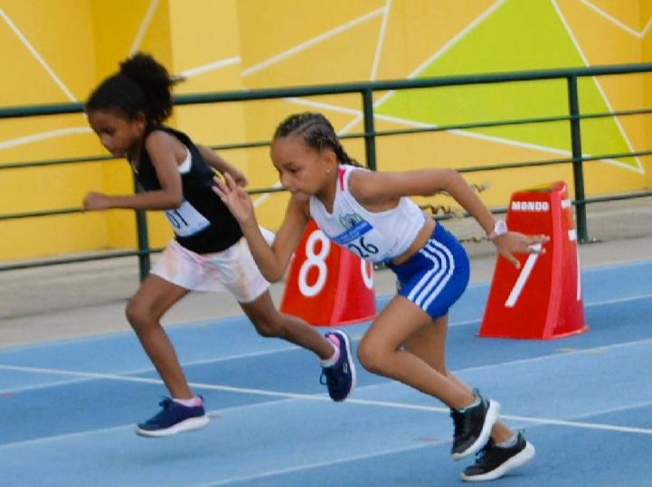 Tahis Alana Julio Cordero: La tricampeona del atletismo que corre hacia ...